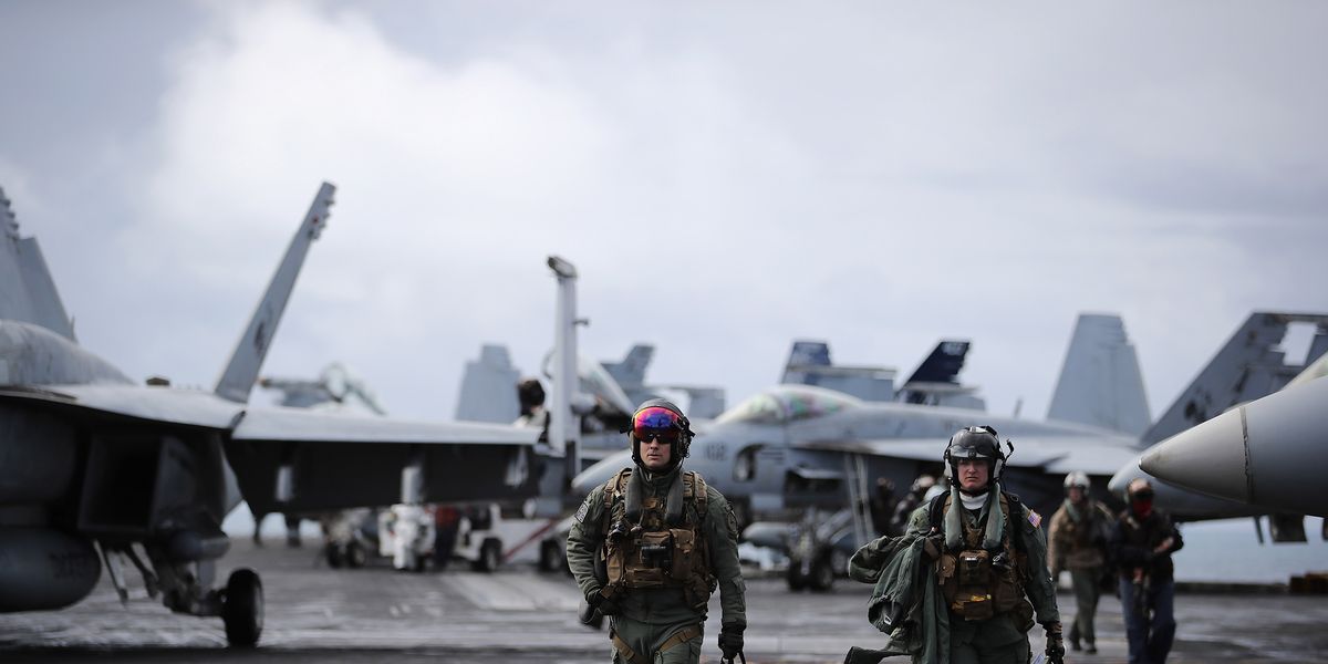 Everything an F/A-18 Fighter Pilot Wears in the Cockpit | America's ...